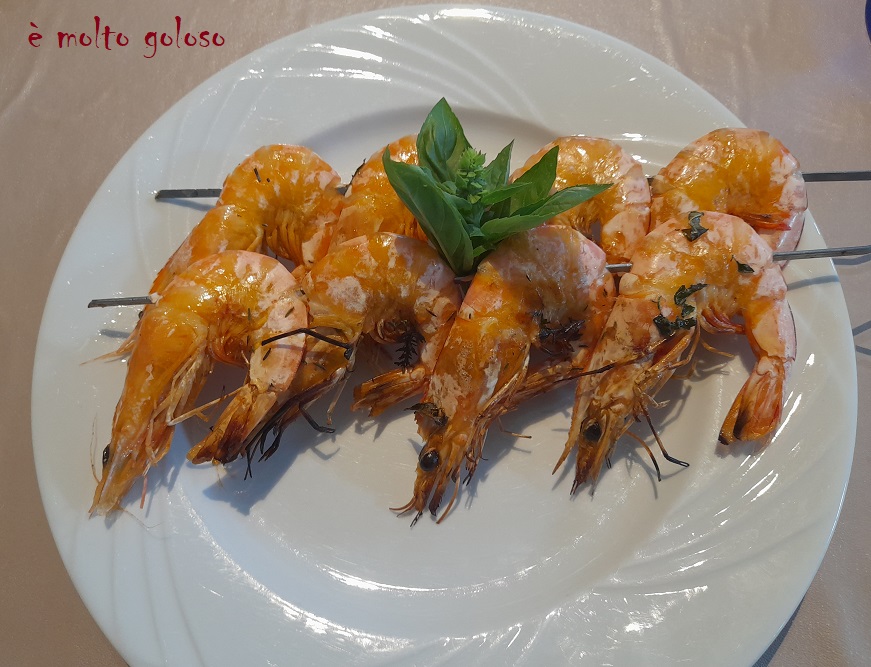 Crevettes sauvages grillées au thym frais et basilic, sauce » béarnaise ...